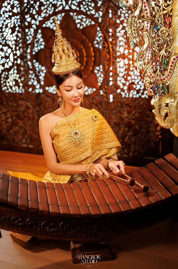 ถ่ายรูปชุดไทย 4 ยุคสมัย ตำนานแห่งเดียวของไทย | บางกอกสตูดิโอ